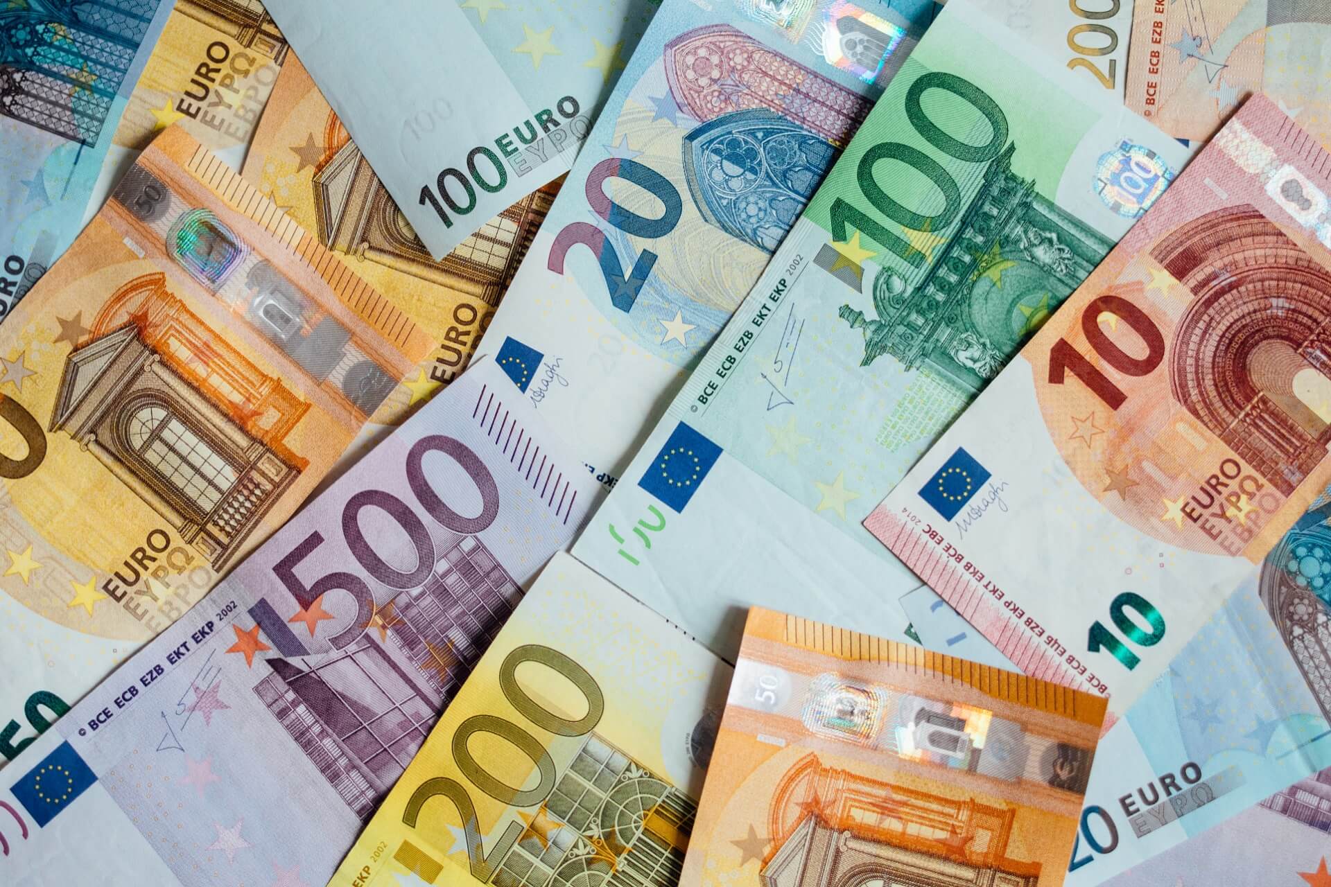 Euro kurs - aktualna cena i wykres EUR/PLN